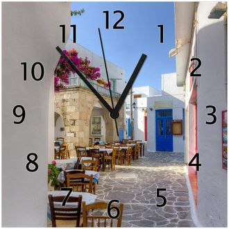 Wallario Design-Wanduhr Gasse in Griechenland aus Glas, Motiv-Uhr Gr&ouml;&szlig;e 30 x 30 cm, Schwarze Zeiger