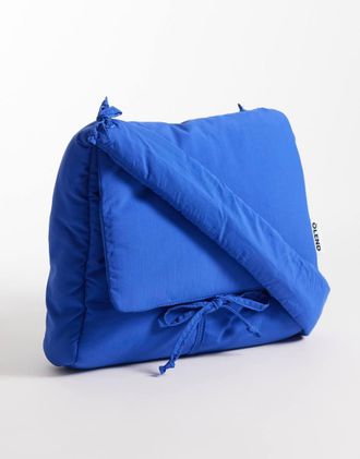 &Ouml;lend &Ouml;LEND - Nina - Sac bandouli&egrave;re &agrave; rabat sup&eacute;rieur en nylon souple et fronc&eacute; - Bleu de cobalt