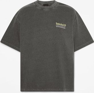 Timberland All Gender T-Shirt mit Fly Fishing-Grafikprint in Schwarz, Schwarz, Gr&ouml;&szlig;e