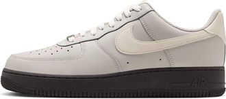 Nike Air Force 1 07 Sneaker in Grau