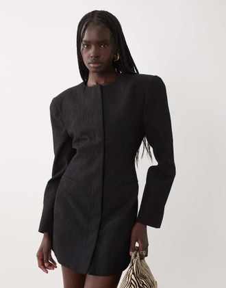 Asos robe blazer courte cintr&eacute;e &agrave; &eacute;paules arrondies noire