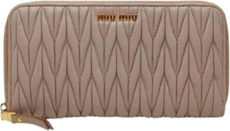 Miu Miu Portefeuille long (bi-pli) Pre-owned - Femme - Pre-owned - Beige - Taille: ONE Size