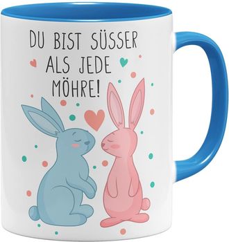 OM3 Hasenliebe Hasen Tasse mit Spruch I du bist süßer als Jede Möhre II | Keramik Becher | 11oz 325ml | Beidseitig Bedruckt | Hellblau