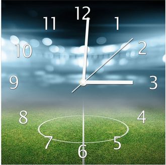 Wallario Design-Wanduhr Fu&szlig;ball Stadion Mittellinie II aus Glas, Motiv-Uhr Gr&ouml;&szlig;e 30 x 30 cm, wei&szlig;e Zeiger
