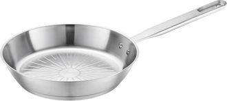 Fiskars Bratpfanne, Ø 24 cm, All Steel pure, Unbeschichtete Pfanne, Für alle Kochfelder geeignet, Recycelter Edelstahl, Silber, 1065627