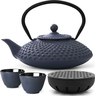Bredemeijer Teekanne asiatisch Gusseisen Set blau 1.25 Liter Teekessel mit Henkel & Edelstahl Tee-Filter Sieb-Einsatz & Stövchen inkl. Teebecher