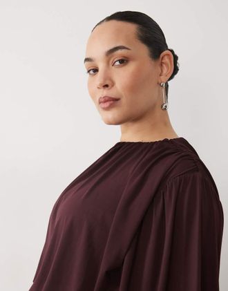 Pretty Lavish Curve robe courte en jersey &agrave; manches blouson avec d&eacute;tail &eacute;charpe drap&eacute;e, couleur figue-VIOLET