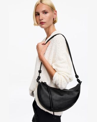 Arket Halbmondf&ouml;rmige Ledertasche -Schwarz
