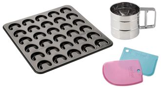 Zenker Vanillekipferl-Set, 30er-Kipferl-Backblech mit Antihaftbeschichtung, Teigschaber zum Bestreichen, Puderzuckersieb zum Bestreuen, Vanillekipferl einfac