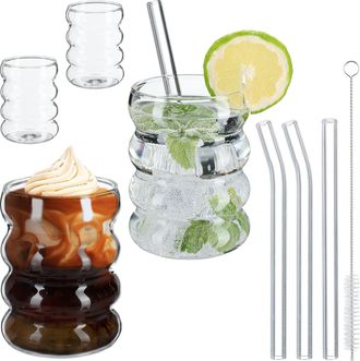 Relaxdays Trinkgläser 4er Set, Wassergläser, gewellt, spülmaschinenfest, Strohhalme, für Eiskaffee, 350 ml, transparent