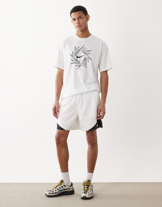 Nike Windrunner - Short en tissu l&eacute;ger - Blanc