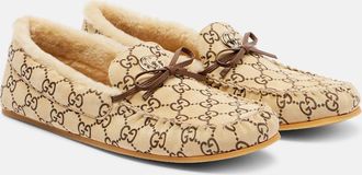 Gucci Mocassins Double G en daim et shearling