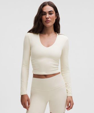lululemon All It Takes Langarmshirt aus geripptem Nulu mit V-Ausschnitt B-D-Cups f&uuml;r Frauen - Gr&ouml;&szlig;e 12 in Light Ivory