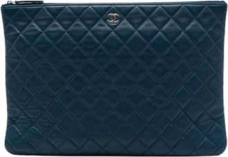 Chanel Pre-owned Sac bandouli&egrave;re matelass&eacute; en cuir dagneau - Femme - Pre-owned - Bleu - Taille: ONE Size
