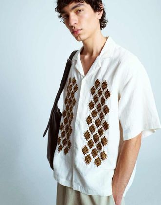 Topman Hochwertiges Hemd aus H&auml;kelware in Ecru mit Perlenbesatz-Neutral