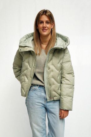 Funk since 1776 Steppjacke kurz mit Kapuze und stylischem Steppdesign