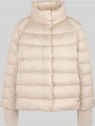 Marc Cain Steppjacke mit Stehkragen und Label-Detail