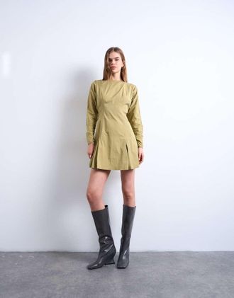 Topshop Robe courte structur&eacute;e &agrave; ourlet virevoltant - Olive-Vert