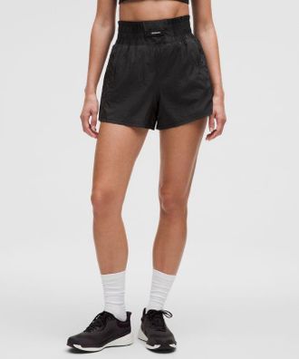 lululemon Leichte Trainingsshorts mit superhohem Bund f&uuml;r Frauen - 10 cm - Gr&ouml;&szlig;e 0 in Black