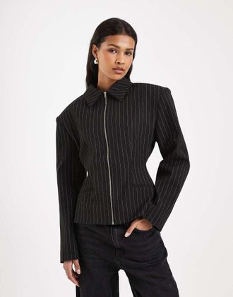 Asos Elegante, taillierte Jacke in Schwarz mit Nadelstreifen und Rei&szlig;verschluss