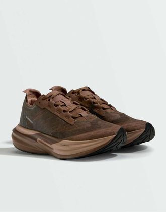 Oysho OY/RC 1000 Laufschuhe in Braun