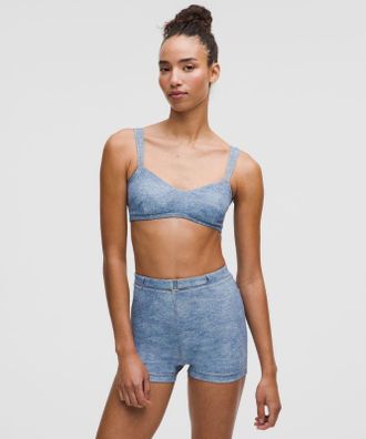 lululemon Der Look des Monats: BH aus Everlux mit Denim-Print Leichter Halt f&uuml;r A/B-Cups f&uuml;r Frauen - Gr&ouml;&szlig;e 2XS in Stone Twill Light Blue Multi