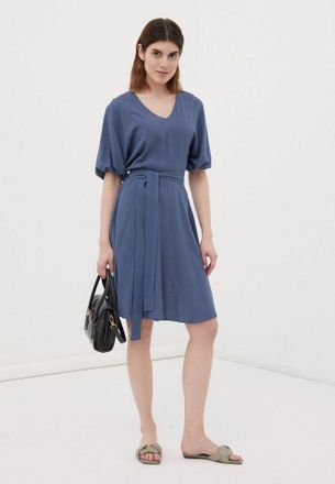 Finn Flare Sommerkleid Taillenzauber mit tailliertem Schnitt