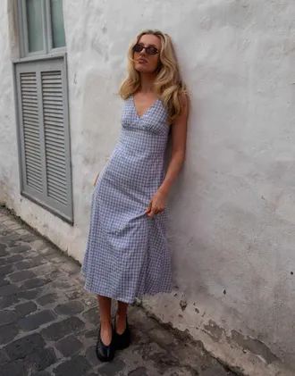 Daisy Street x Emma Jeans - Midaxi-Kleid in kariertem Blau mit V-Ausschnitt