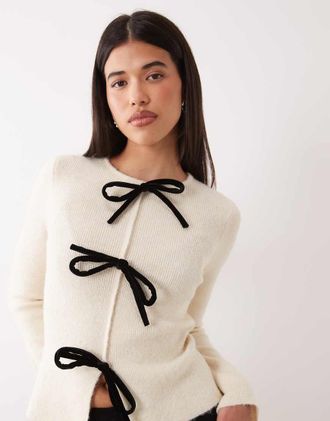 Pretty Lavish top en maille &agrave; manches longues avec noeud contrastant, cr&egrave;me-Blanc