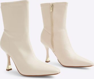 River Island Absatz-Stiefel in Creme-Wei&szlig;