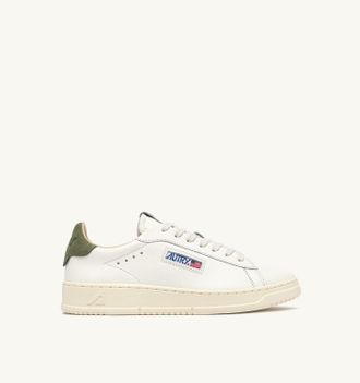 Autry BASKETS DALLAS LOW EN CUIR ET LODEN GREEN ET MARSHMALLOW