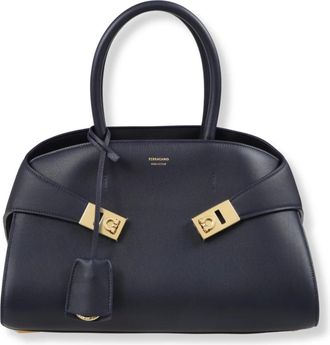 Ferragamo Femme, Sacs, Bleu, Taille: ONE Size Hug Handbag (M)