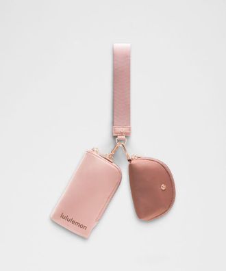 lululemon Pochette double &agrave; dragonne Portefeuille - Rouge