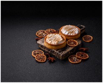 Wallario Poster - T&ouml;rtchen auf dunkler B&uuml;hne in Premiumqualit&auml;t, Gr&ouml;&szlig;e: 40 x 50 cm