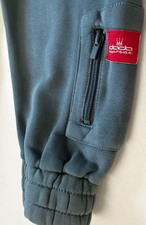 Dada Hoodie Oversized Fit mit Stickerei und Rei&szlig;verschlusstasche New Basic Classic Logo