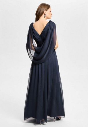Swing Abendkleid - Abendkleid aus Crinkle Chiffon mit Schal-Cape Taillierter Schnitt mit flie&szlig;endem Rockteil