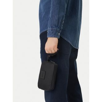 Calvin Klein Umh&auml;ngetasche Calvin Klein Puffer Utility Zip Puch LV04D1114G Schwarz