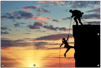 Wallario Outdoor-Poster f&uuml;r Garten oder Balkon Gemeinsam zum Gipfel, Motivbanner Gr&ouml;&szlig;e: ca. 100 x 150 cm, Outdoor-Bild