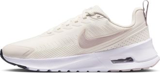 Nike Nike Damenschuh Air Max Nuaxis Damenschuh, Sail/Platinum Violet-Phantom-Comet Red, HF1233-102, 36 EU (W 5.5 US)