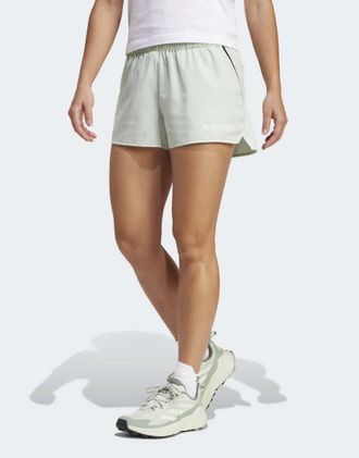 adidas Terrex - Multi - Leichte Shorts in Leinengrün