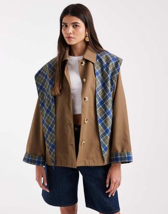 Only Trenchcoat mit kontrastierenden &Auml;rmeln und passendem Schal in Hellbraun und blauem Karomuster-Neutral