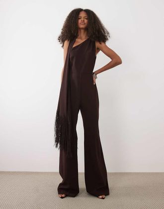 Mango Jumpsuit in Braun mit One-Shoulder-Tr&auml;ger und Fransenschal