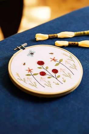 Dmc Kit de broderie Butterfly Garden par Aurora Menendez - Interm&eacute;diaire
