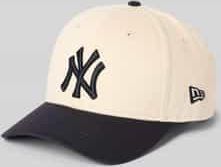 New Era Cap mit Stitchings Modell 9FORTY MCROWN