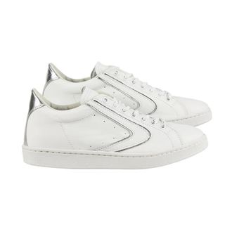 Valsport Weiche wei&szlig;e laminierte silberne Turnschuhe - - Shoes - Damen - Wei&szlig; - 37 EU