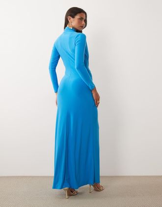 Asos Robe longue pr&egrave;s du corps effet drap&eacute; avec d&eacute;tail m&eacute;tallique - Bleu