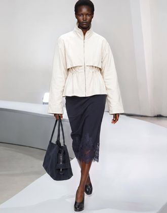 NA-KD veste &agrave; cordon de serrage en blanc cass&eacute;