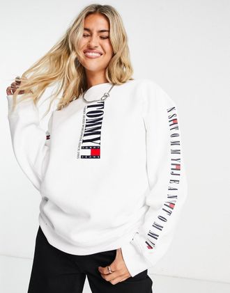 Tommy Jeans Pull ras-du-cou d&eacute;contract&eacute; r&eacute;tro - Blanc