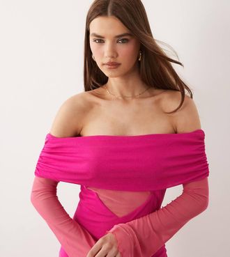KAIIA Exclusivit&eacute; - Kaiia - Robe longue en tulle textur&eacute; &agrave; empi&egrave;cement transparent avec encolure Bardot et manches ange - Rose