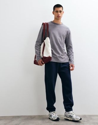 Abercrombie & Fitch jogger essentiel &agrave; bas resserr&eacute;s bleu marine